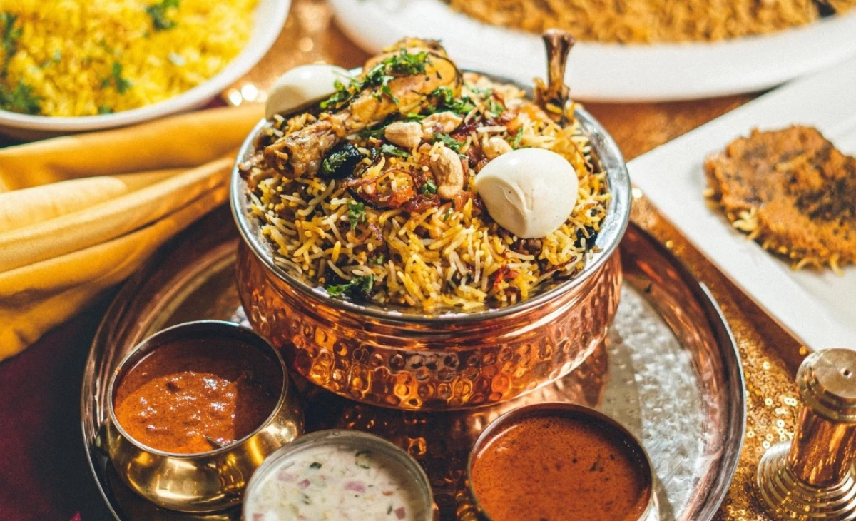 Bollywood Restaurant partners with Avas Food for convenient home...